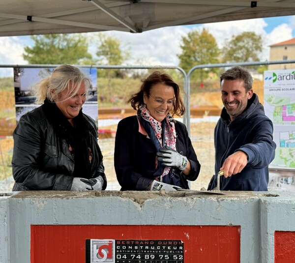 Ecole Rose Dione : première pierre